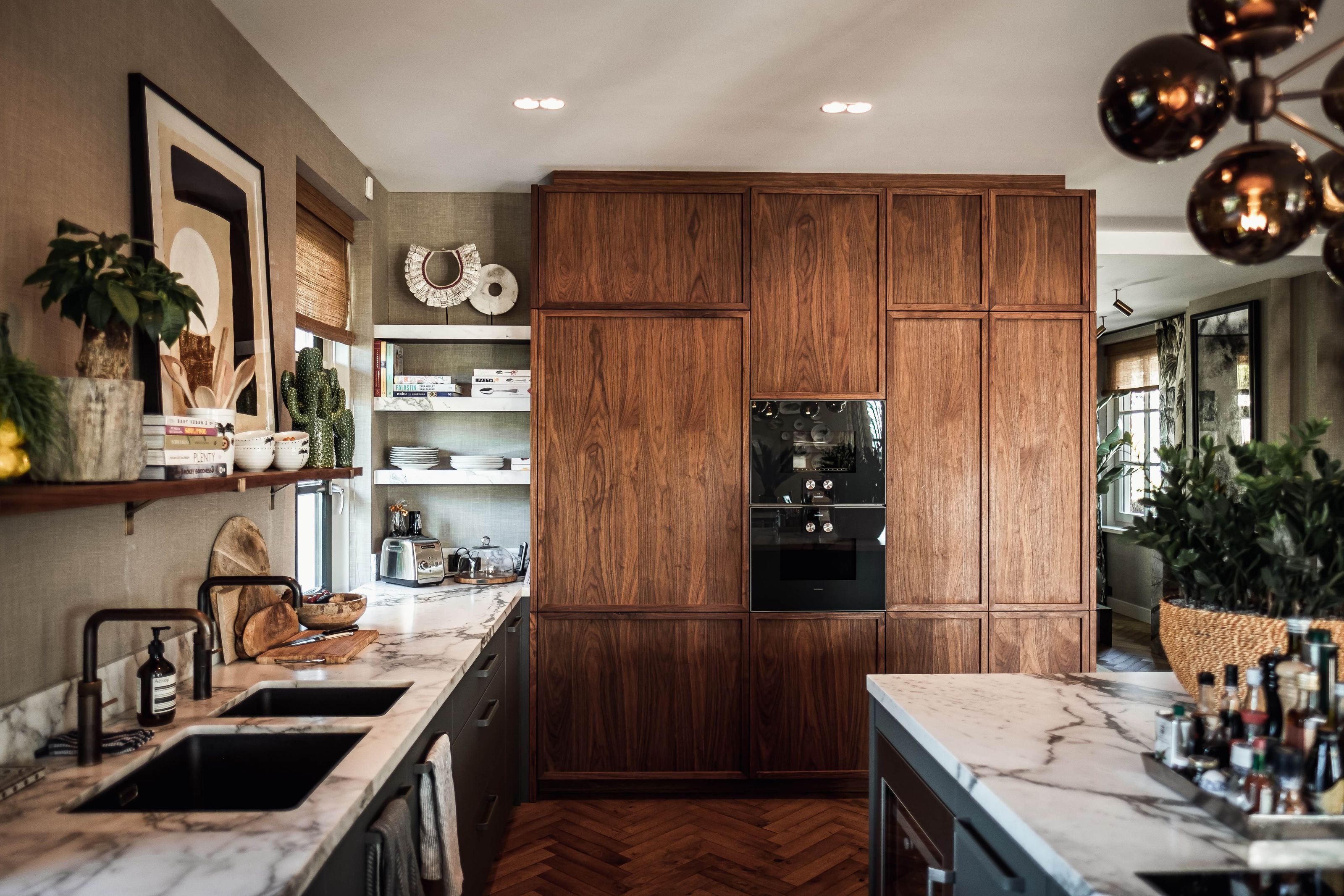 EGINSTILL - Powder-coated steel and walnut wood