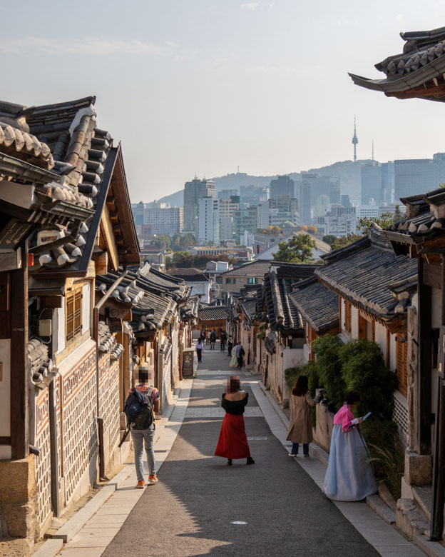 Quick Guide to Essential Korean Phrases and Body Languages