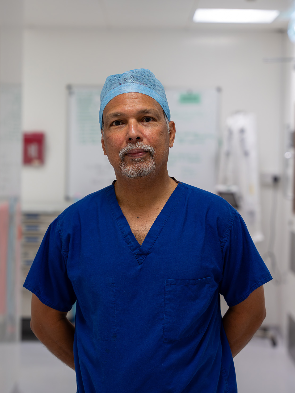 Taleb Jeddy - Thyroid Surgeon - Parathyroid Surgeon - Essex - London - UK
