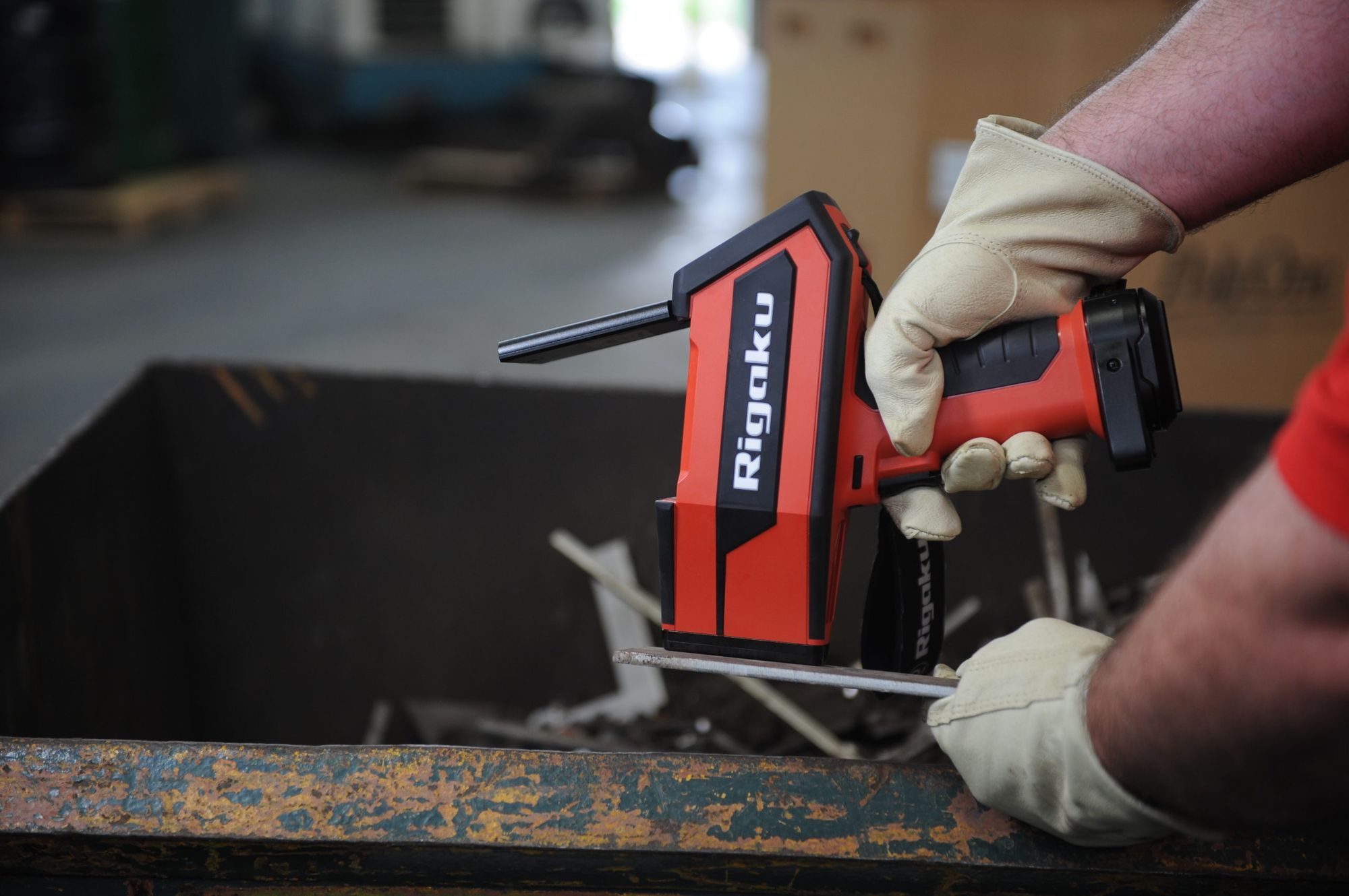 Handheld LIBS vs. XRF: 7 Main Differences | Sweet Fish Media