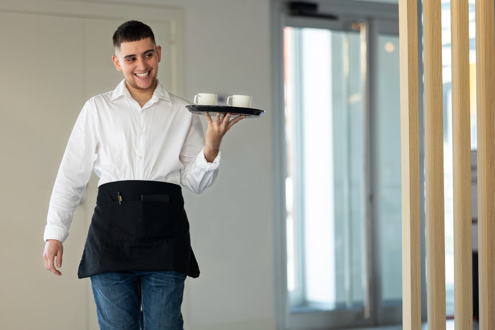 Restaurant Server Resume: Extensive Guide with Tips