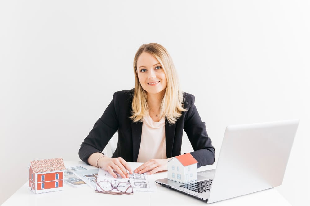 Assistant Property Manager Resume Examples, Template & Writing Guide