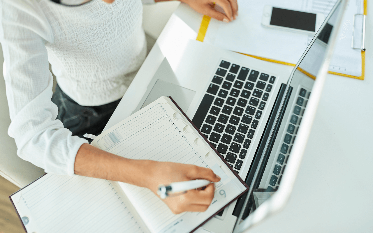 Crafting A Job-Winning Resume for Office Assistant Roles