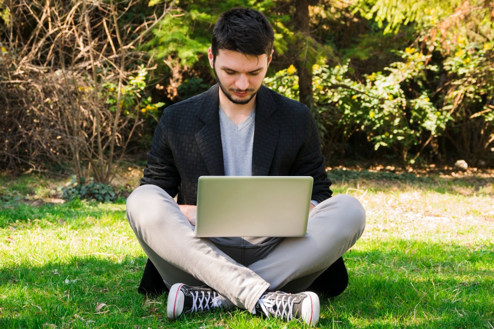 How to Write an Amazing Resume with No Experience| Examples + Tips