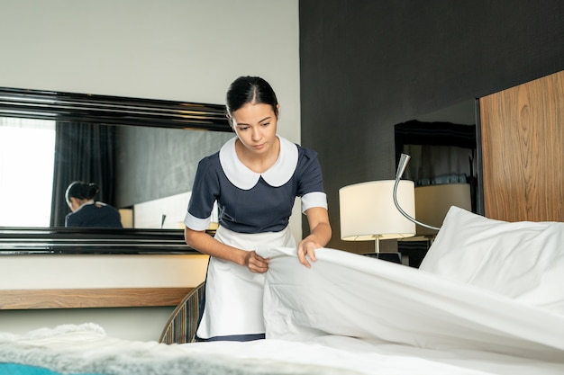 Crafting an Effective CV for an Executive Housekeeper Role: A ...
