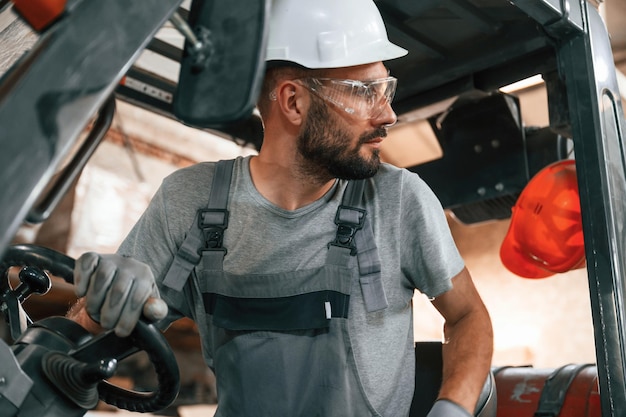 Comprehensive Guide & Templates for Outside Machinist Cover Letters