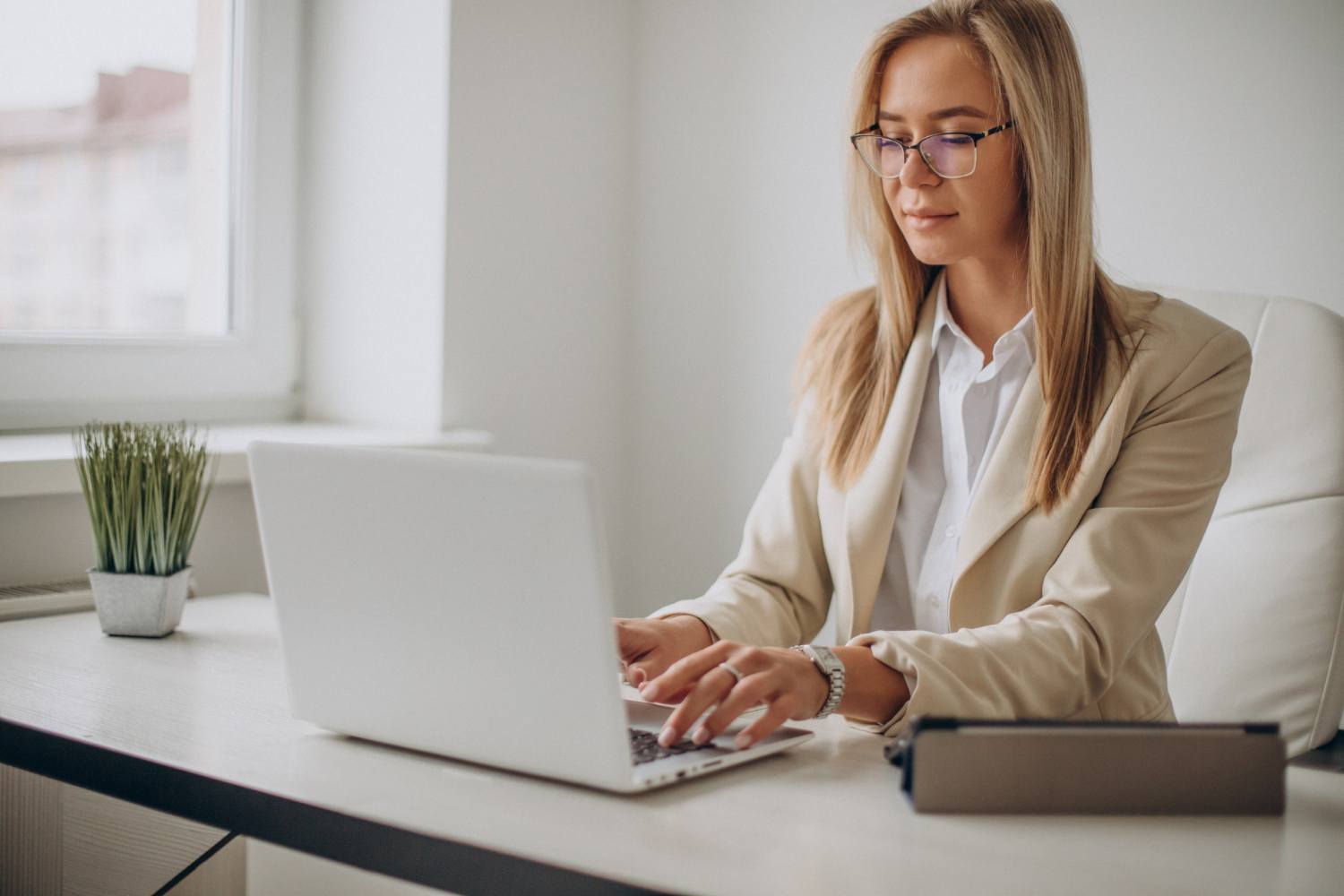 Creating an Effective CV: A Comprehensive Guide to Writing a Resume in ...