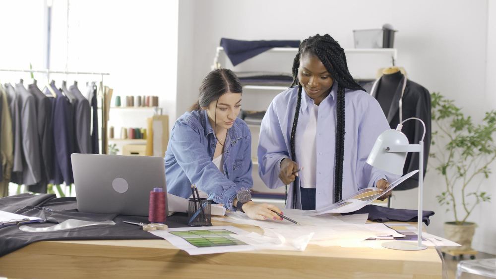 Creating the Perfect CV for a Fashion Internship: A Comprehensive Guide