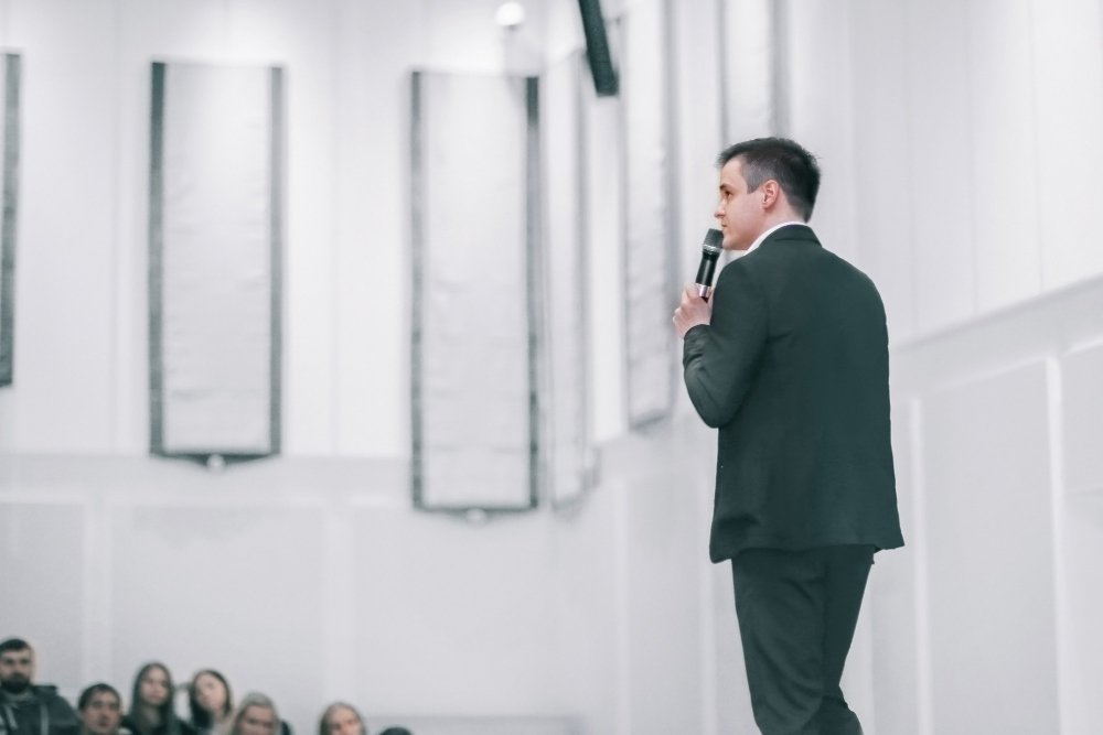 Crafting a Winning CV: A Guide for Entry-Level Executive Pastors