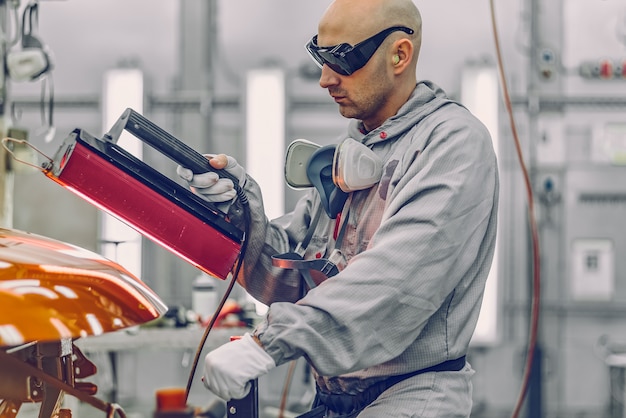Automotive Painter Resume Samples: Best Free Guide & Tips for 2024