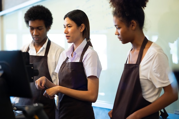 Cashier/Waitress Resume Examples: Free Best Guide & Tips for 2024