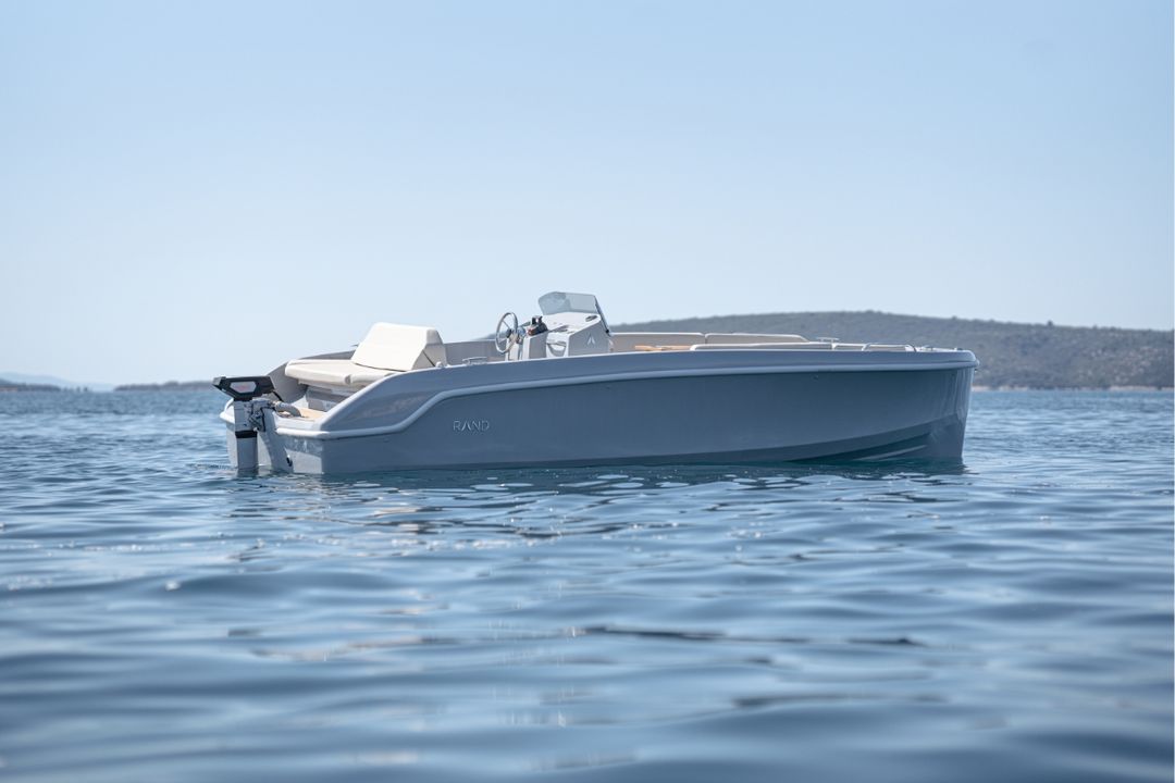 RAND Breeze 20: The Ultimate 20 ft Day Cruiser, Easy to Sail