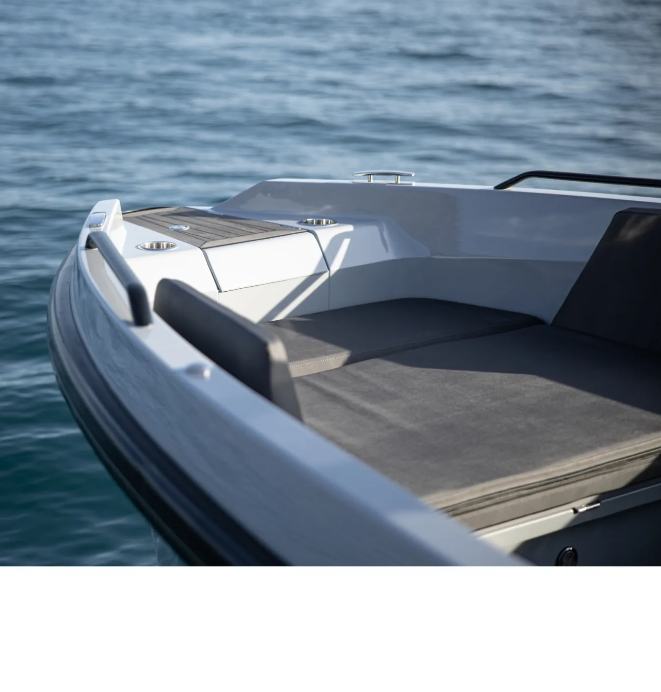 RAND Roamer 29: Discover the Ultimate 29 ft Adventure Boat