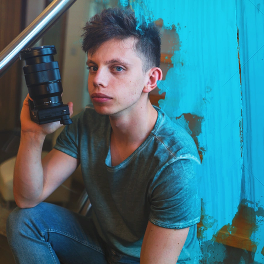 Marz Bar | Managed by Upload Talent Agency