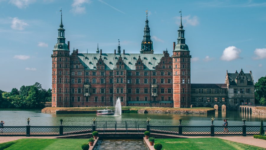 Frederiksborg Castle | A Renaissance Castle in Denmark
