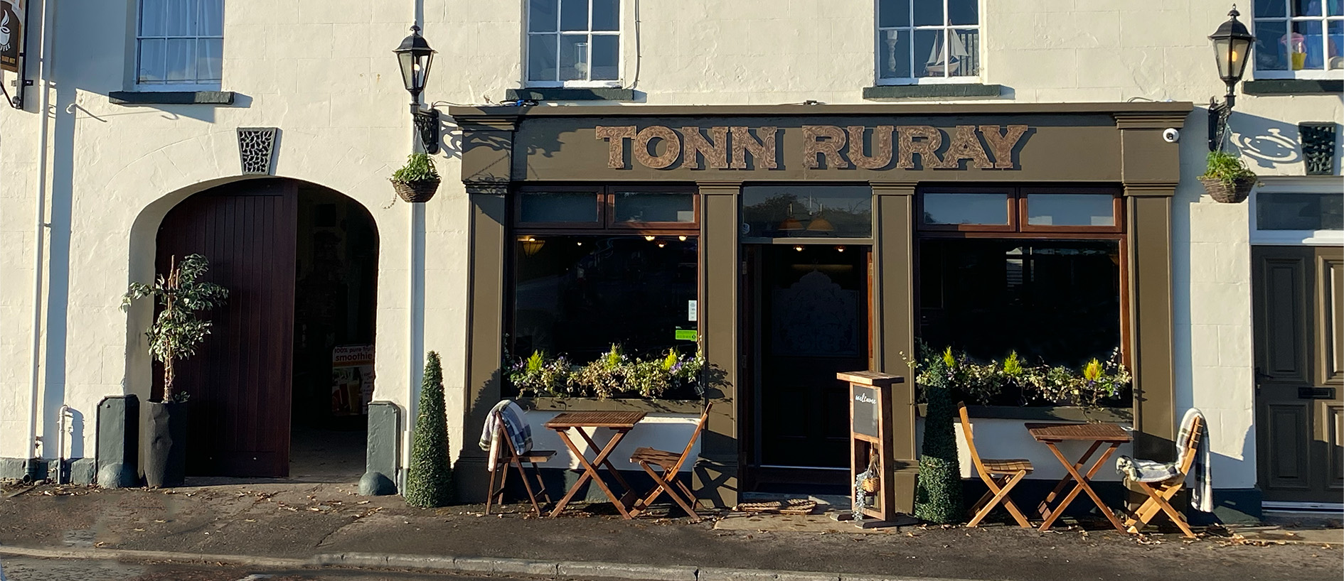 Tonn Ruray - Cafe, Restaurant and Luxury Apartments