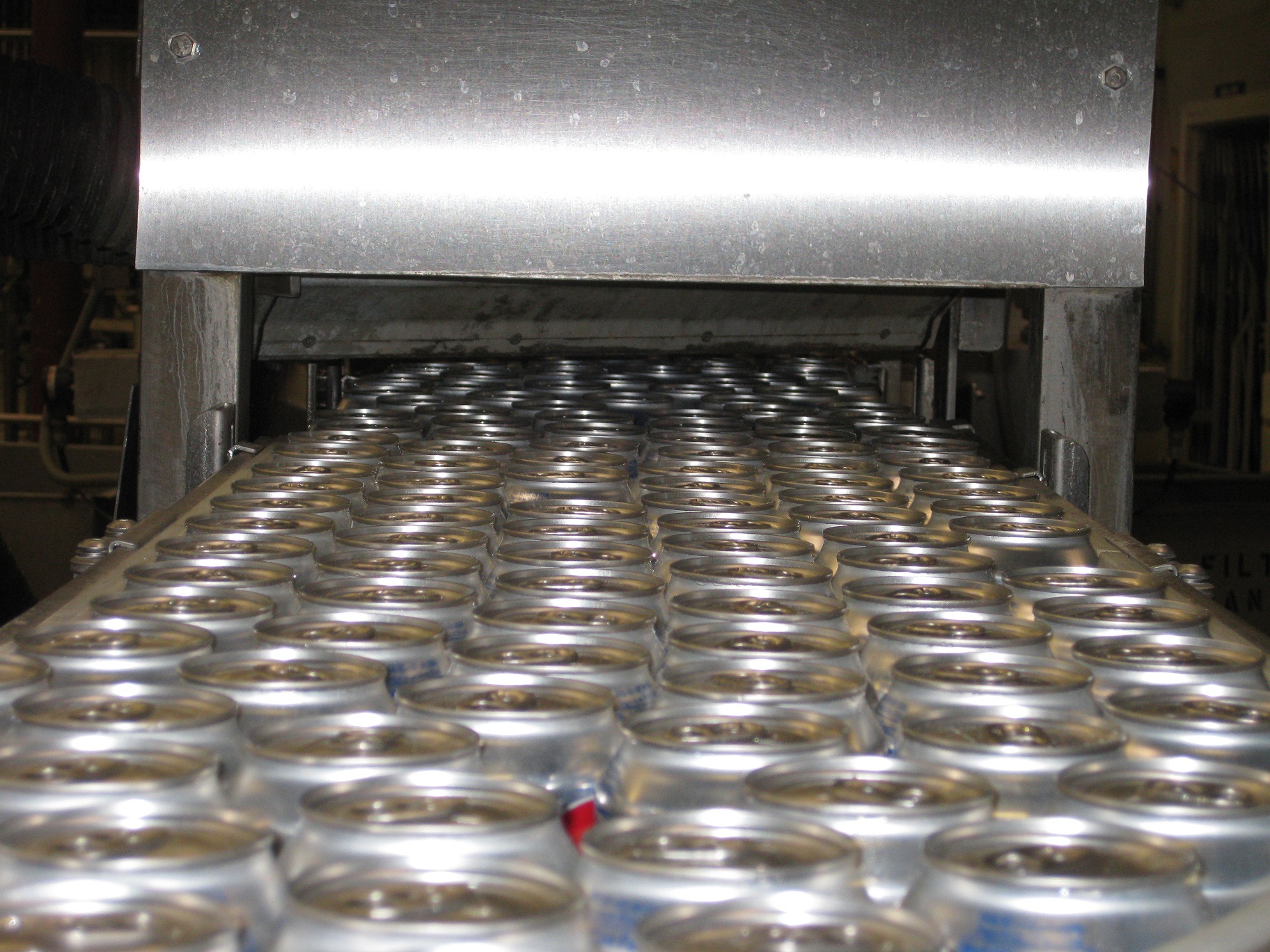 High-Efficiency Food and Beverage Air Knife Systems | Sonic Air Systems