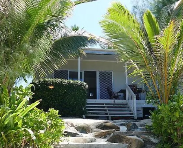 Avana Waterfront Apartments: Beachfront Stay in Ngatangiia, Rarotonga ...
