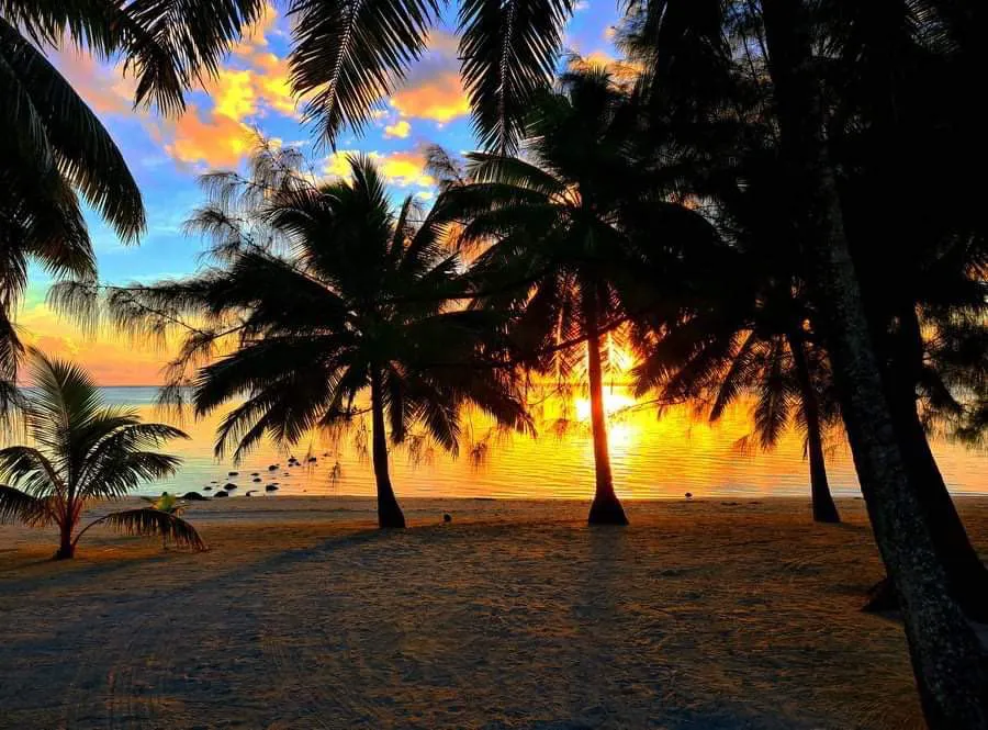 Sunny Beach Lodge: Charming Beachfront Accommodation in Aitutaki, Cook ...