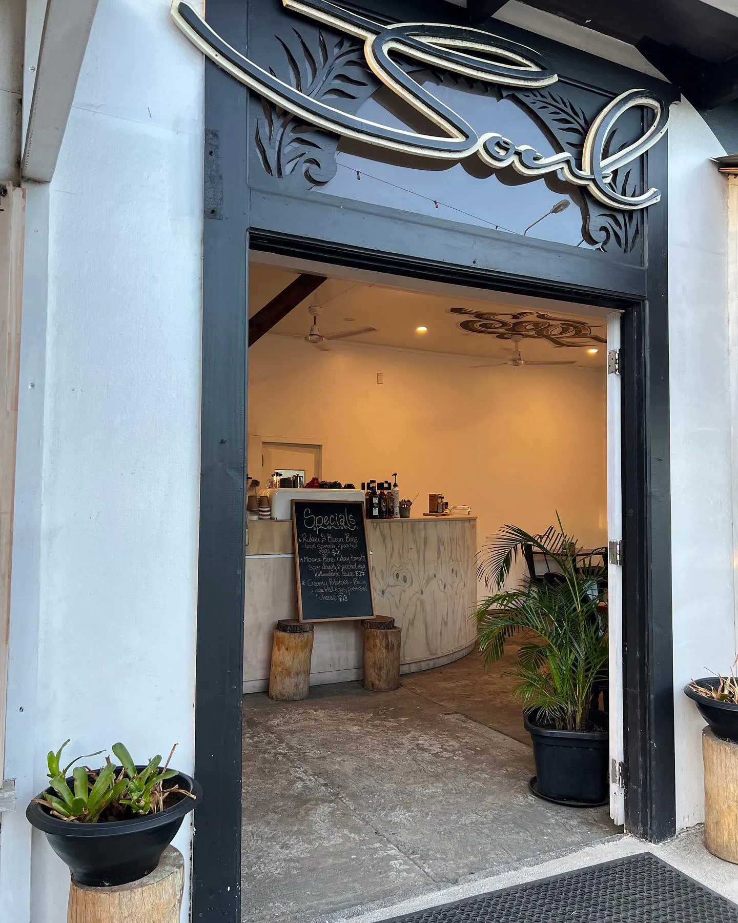 Soul Cafe: Avarua's Best Restaurant for Breakfast, Lunch & Polynesian ...