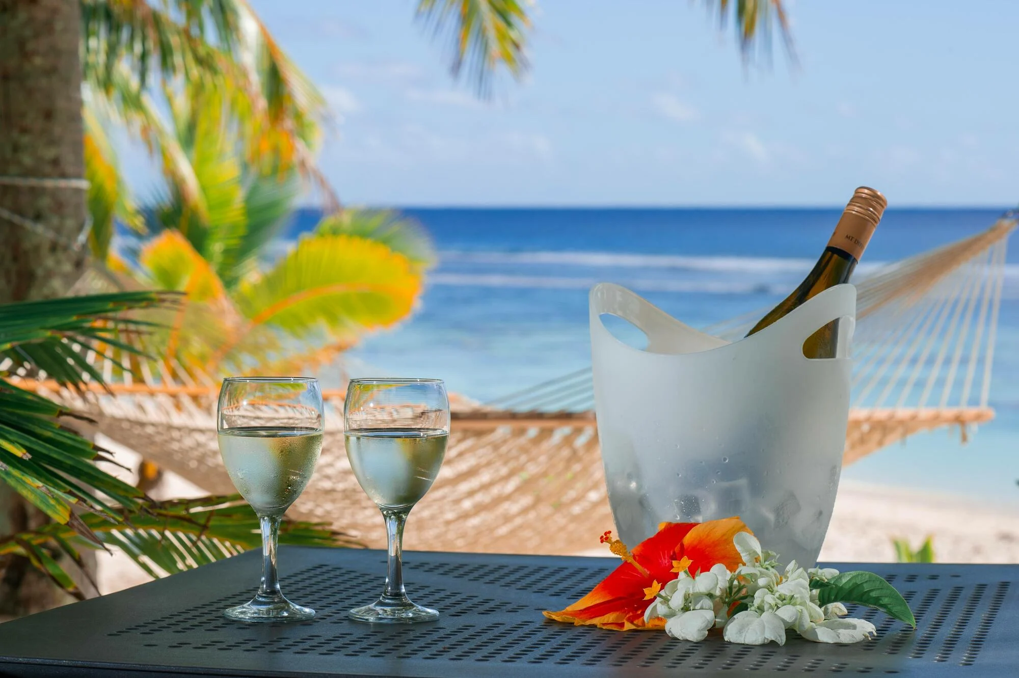Tranquil Sunset Resort: Beachfront Suites & On-Site Dining in Rarotonga ...