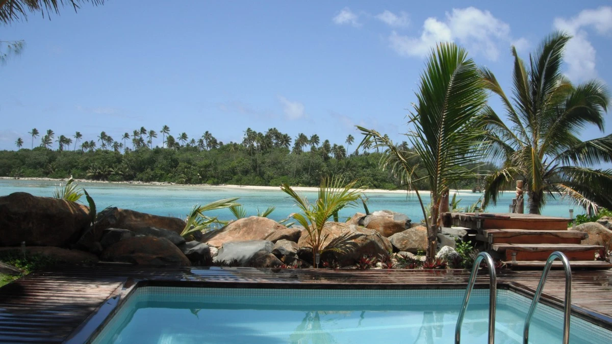 Beachfront Eco-Property in Ngatangiia, Rarotonga | Kaireva Beach House ...