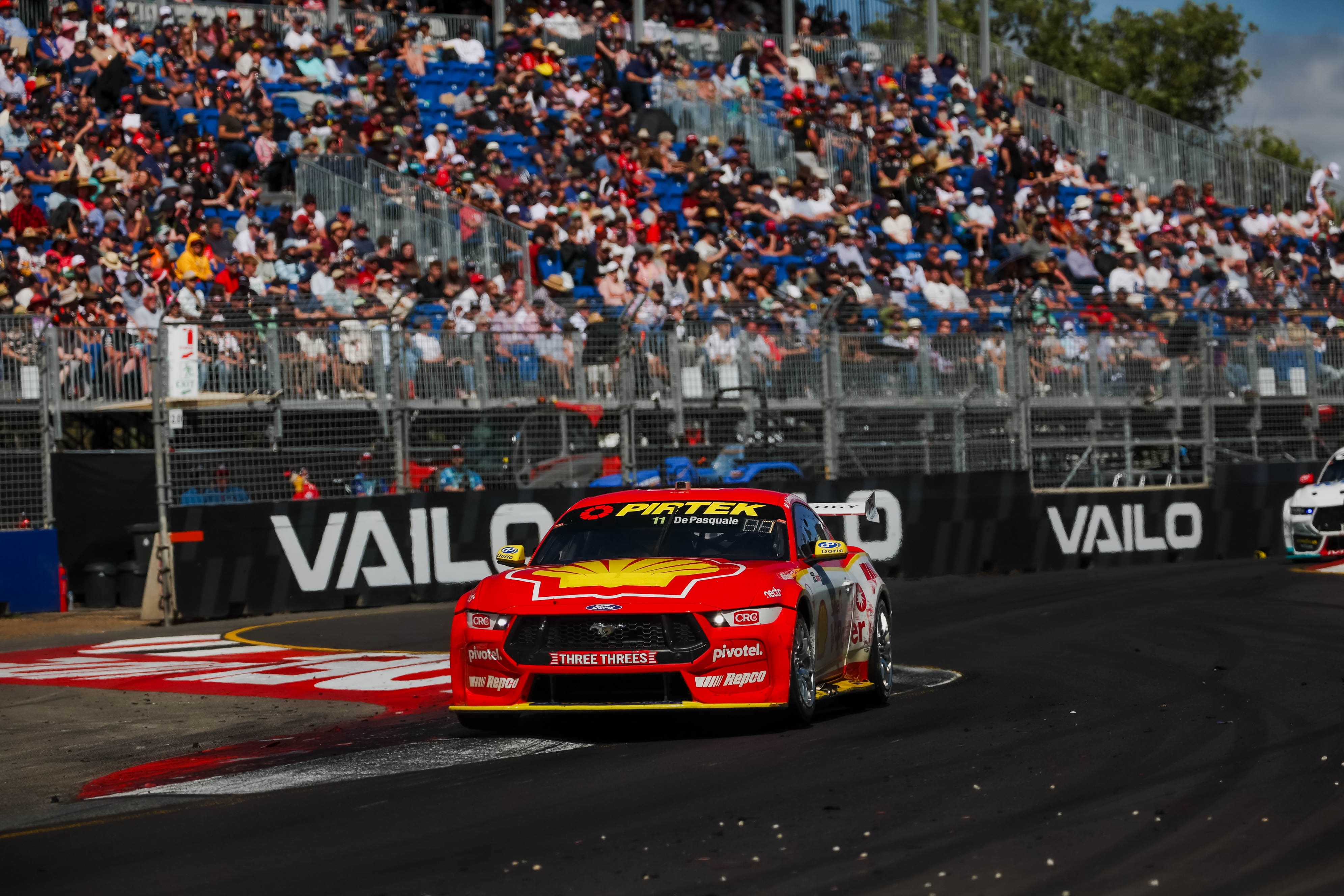 TOP TEN FINISH FOR BOTH SHELL V-POWER MUSTANGS