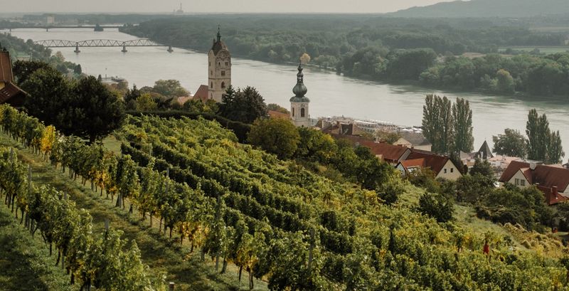 DESAT | The Decentralized Storage & Asset Tokenization Network