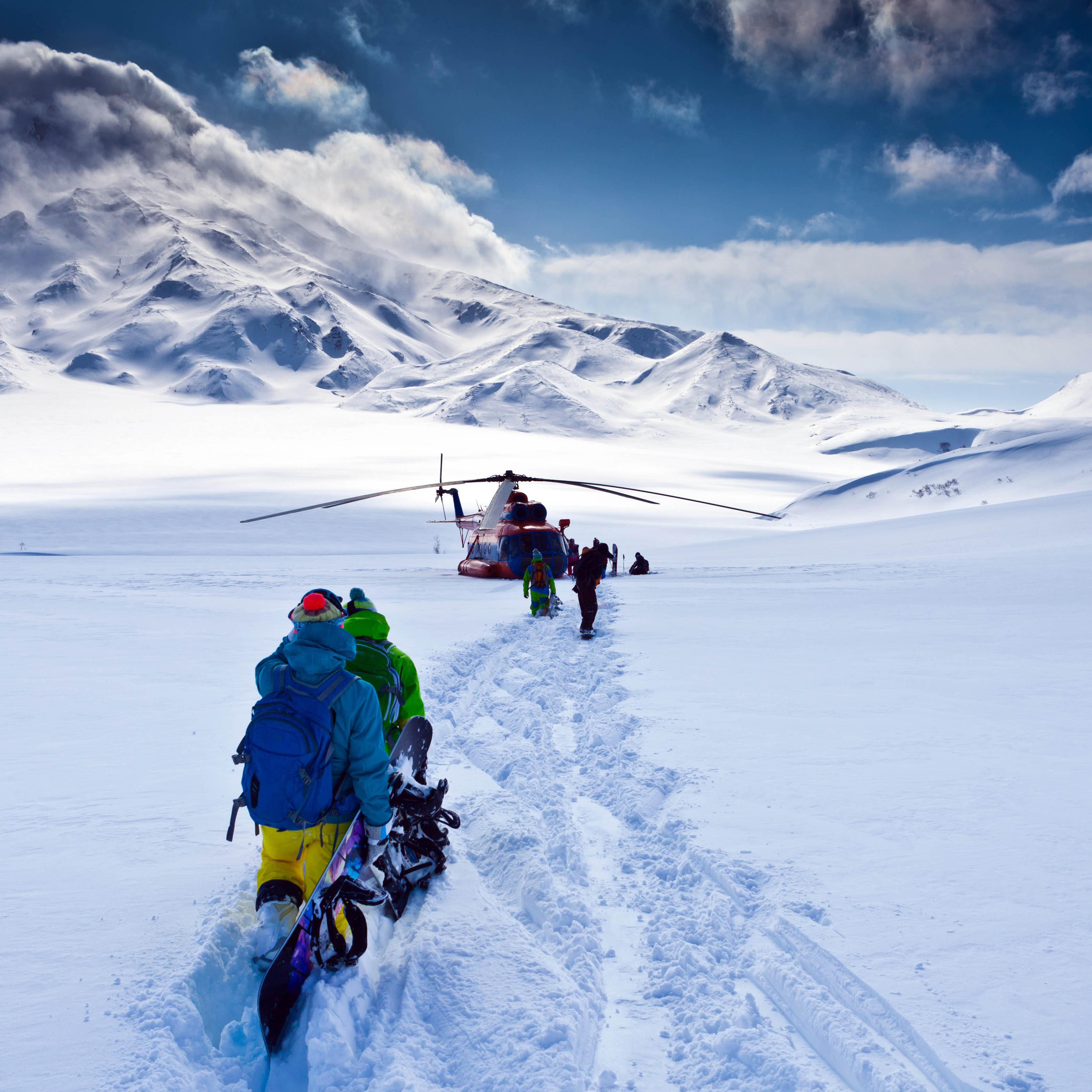 THE HELI-SKIING EXPERIENCE