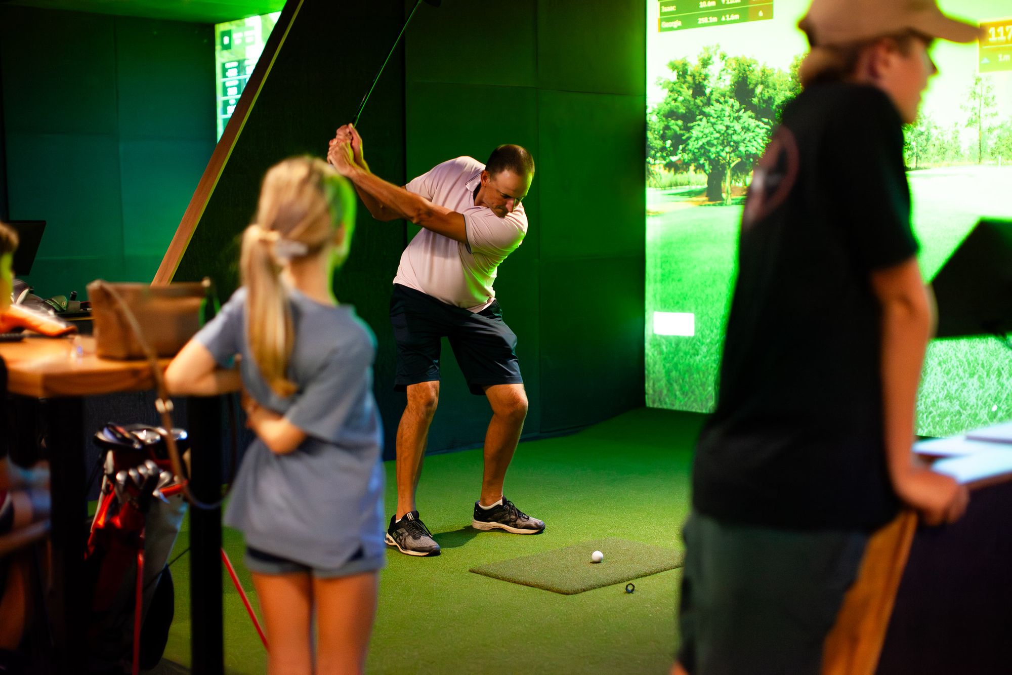Smash Factor Indoor Golf & Bar - Wollongong Illawarra