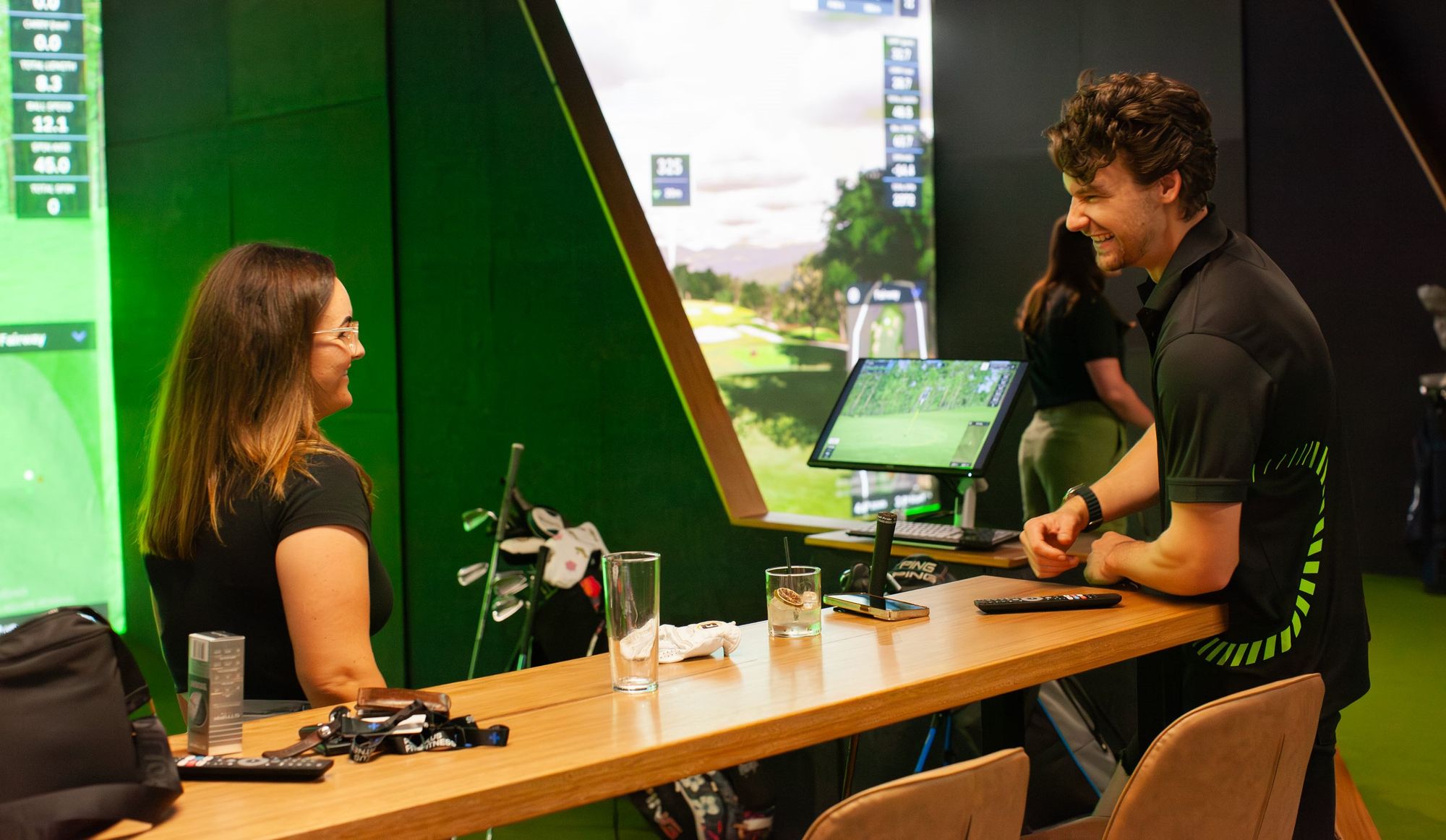 Smash Factor Indoor Golf & Bar - Wollongong Illawarra