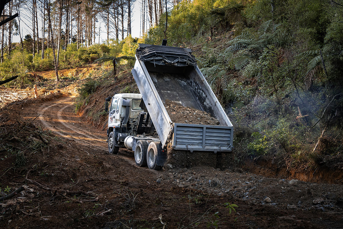 Whangarei Transport | Tip Truck Earthmoving, Metal Supply, Cargo ...