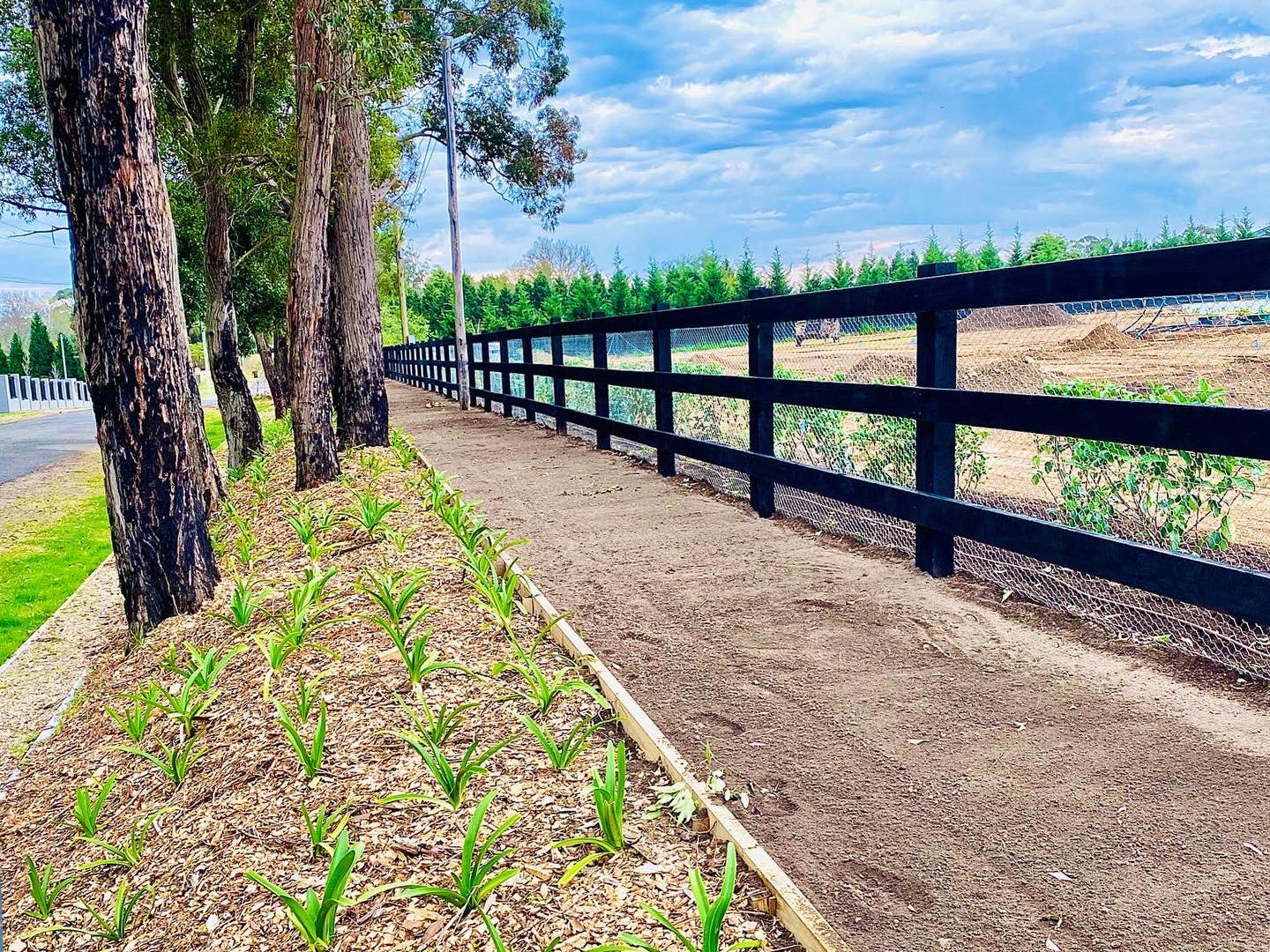 Face-Fixed Post & Rail Fencing - Archix