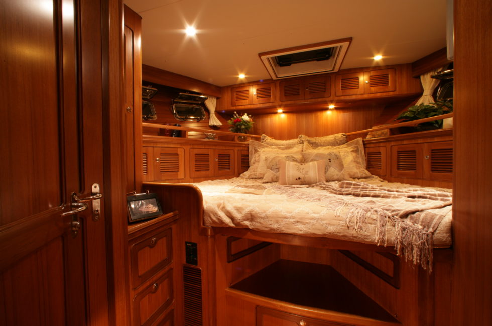 Best 45 Foot Motor Yacht | Classic 45 - Selene Yachts