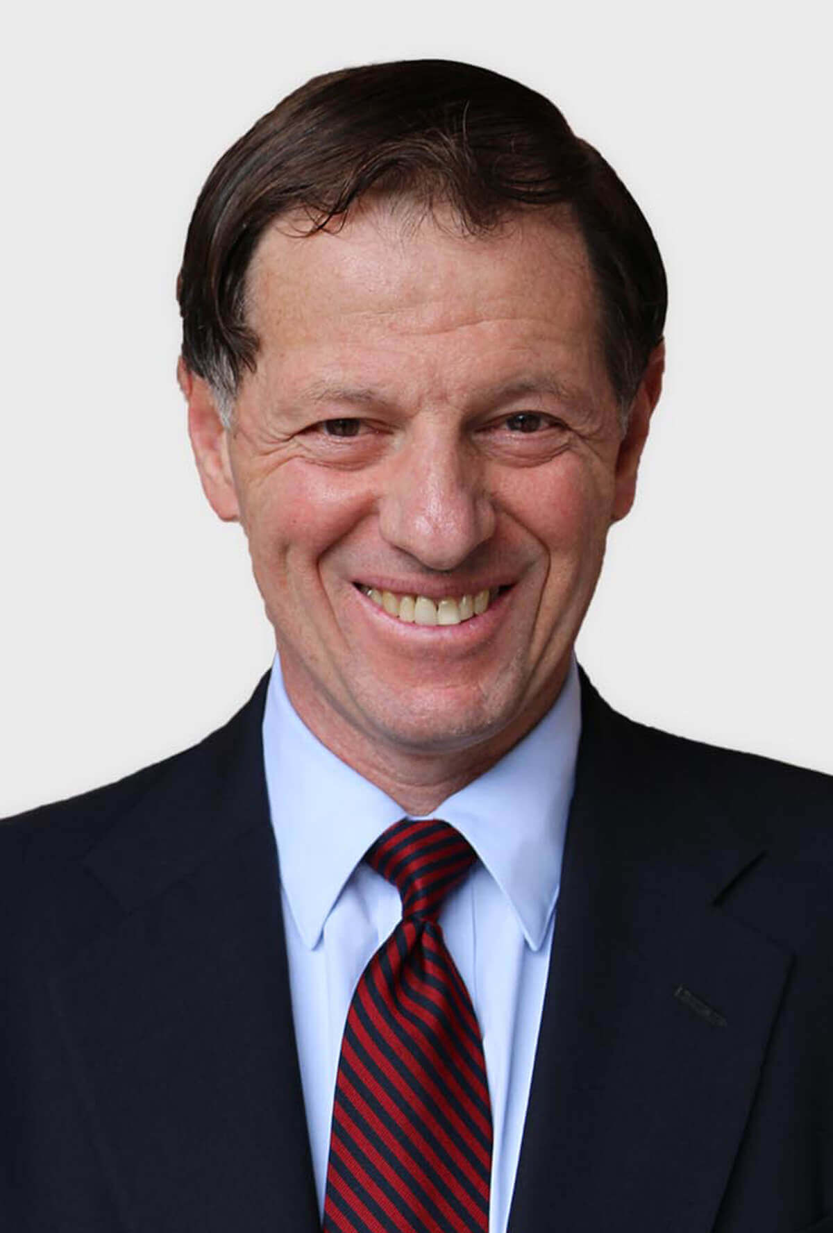 Principled leadership with extensive real estate banking experience