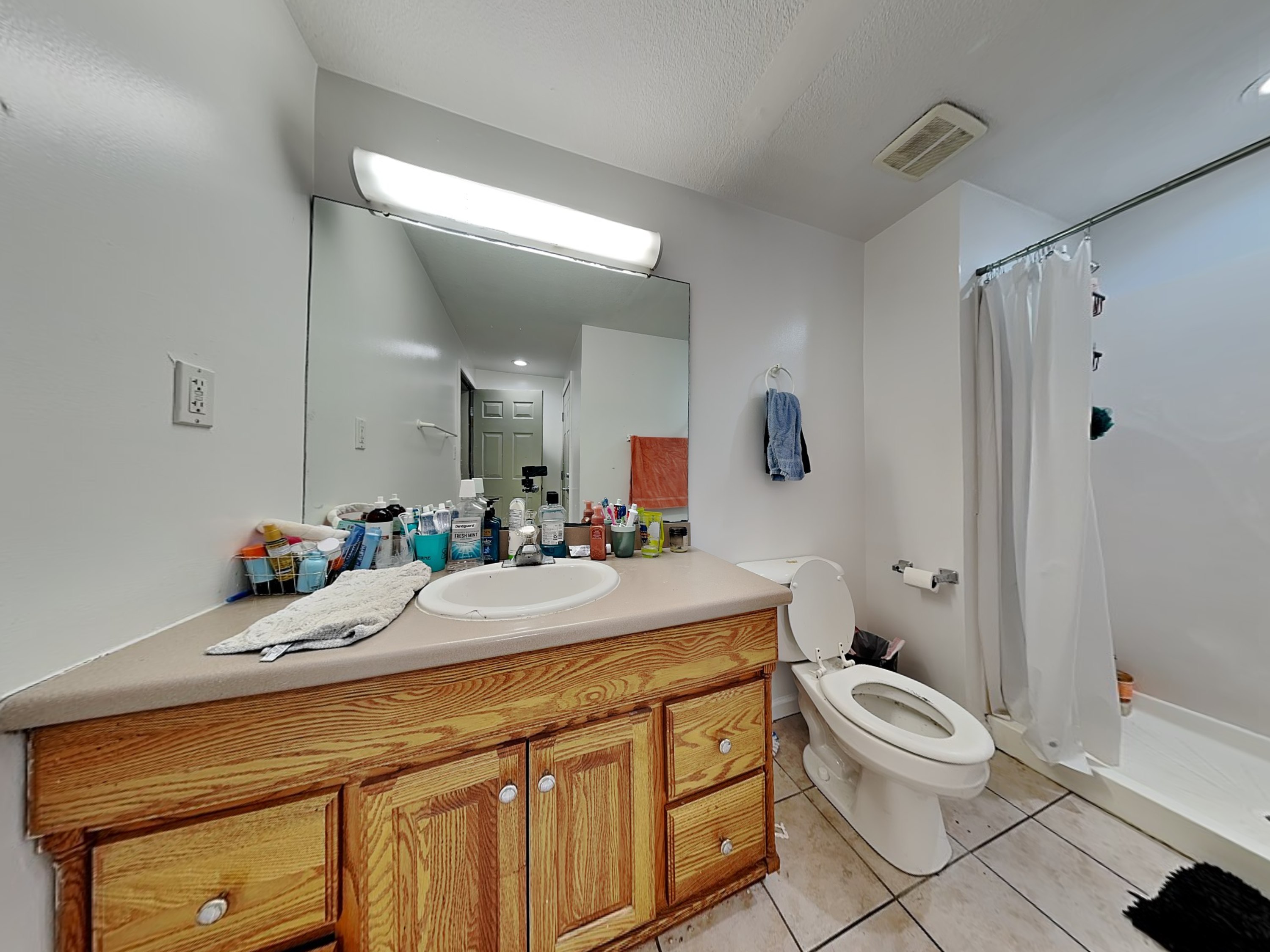 Unit: 901 S Locust St