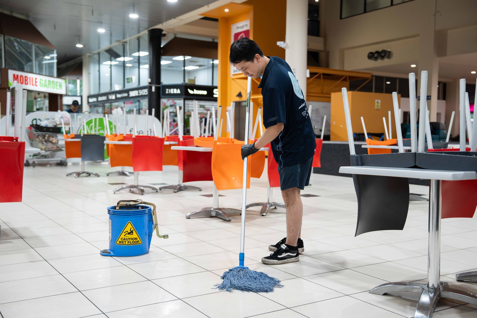 SHOPPING CENTRE CLEANING SERVICES