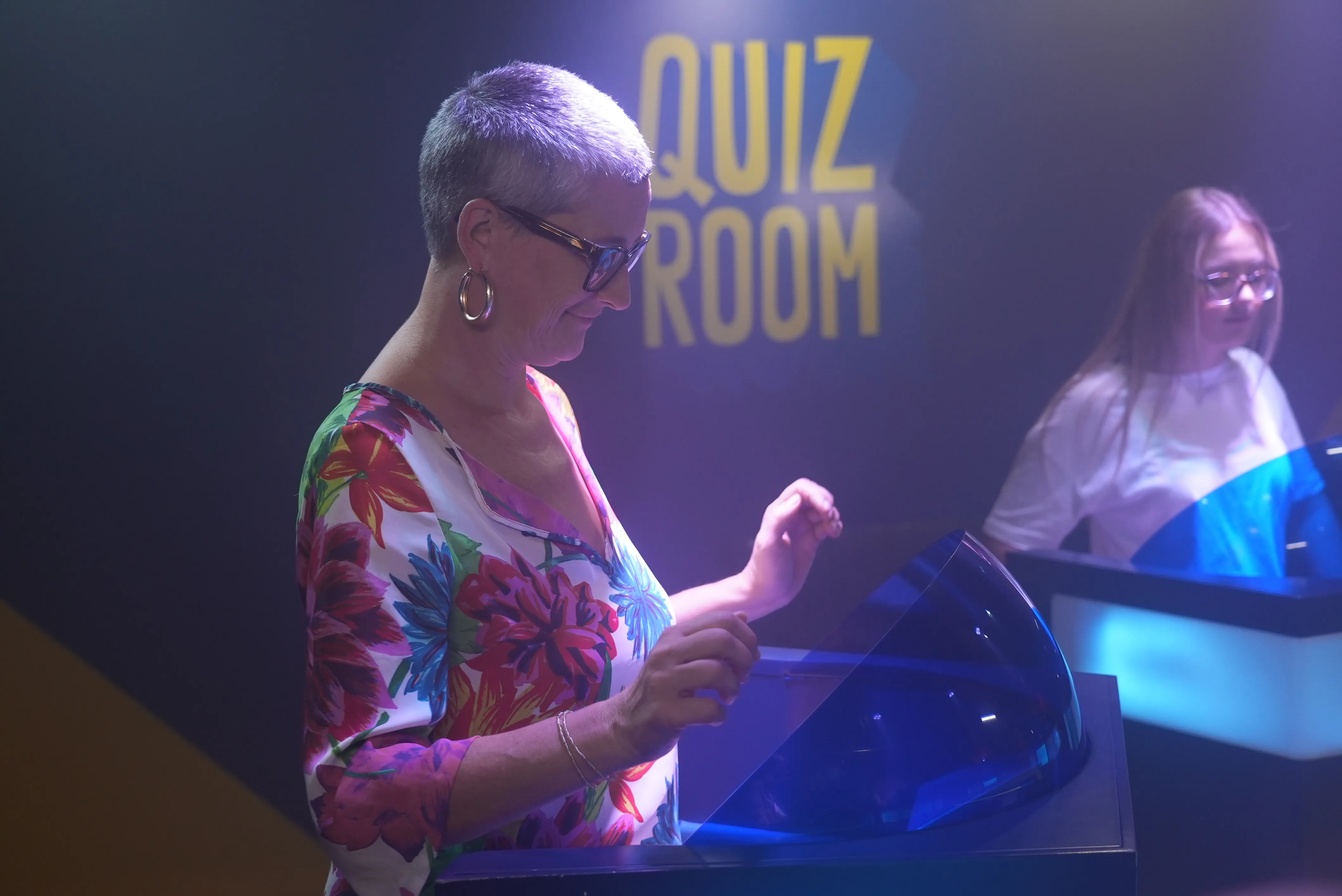 Plan a team building or a business seminar - Quiz Room