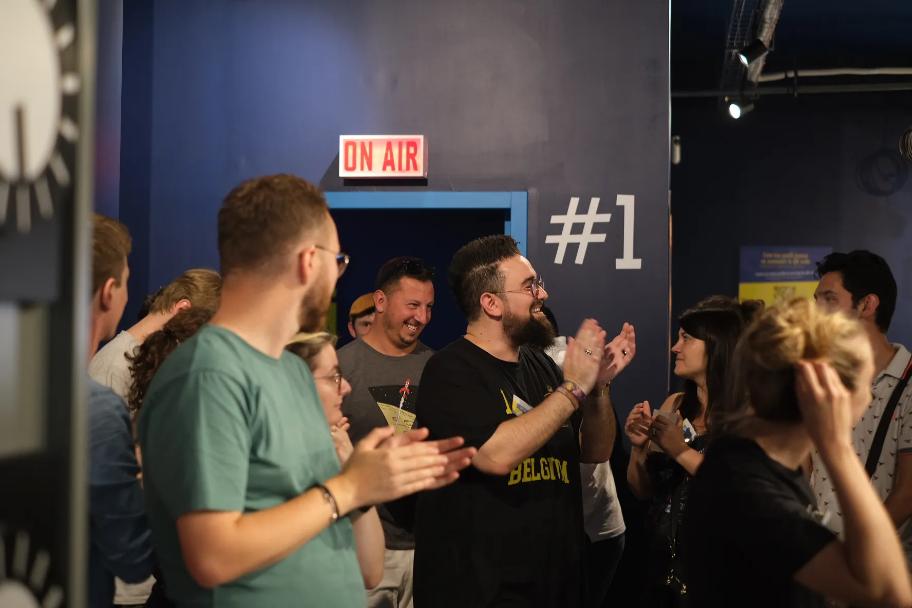 Quiz Room: hit the buzzer just like on TV!