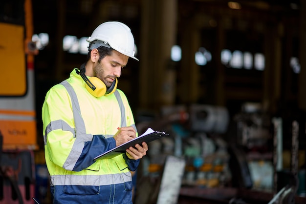 Guía Paso a Paso para Crear un CV Efectivo de Supervisor de Operaciones