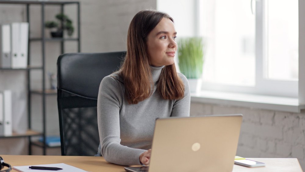 Ejemplos de cómo iniciar un correo formal + Guía precisa de redacción