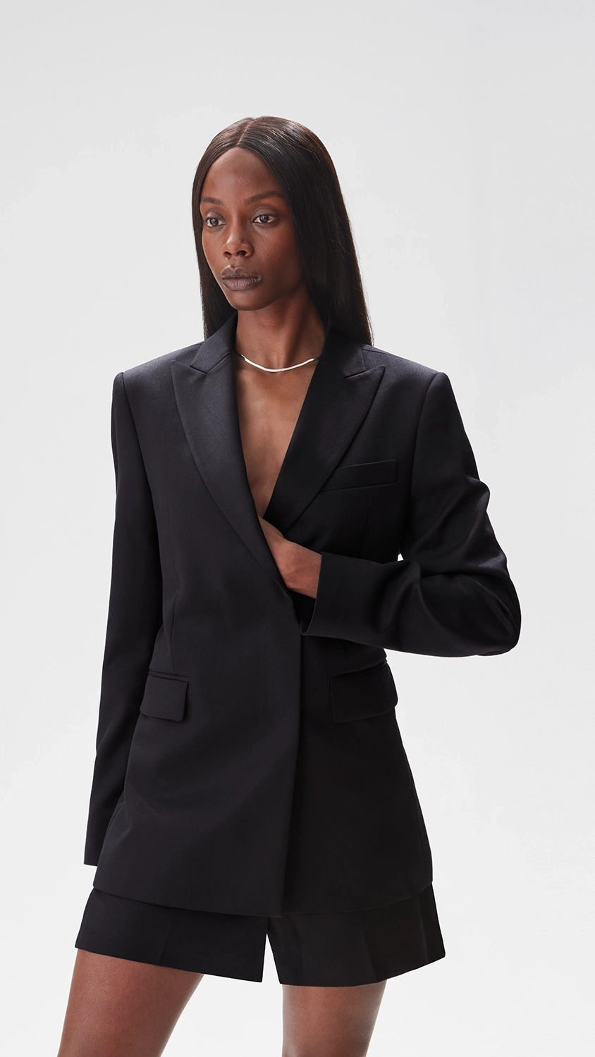 BORDEN | Minimalist Elegance in Uncomplicated Forms & Timeless Cuts