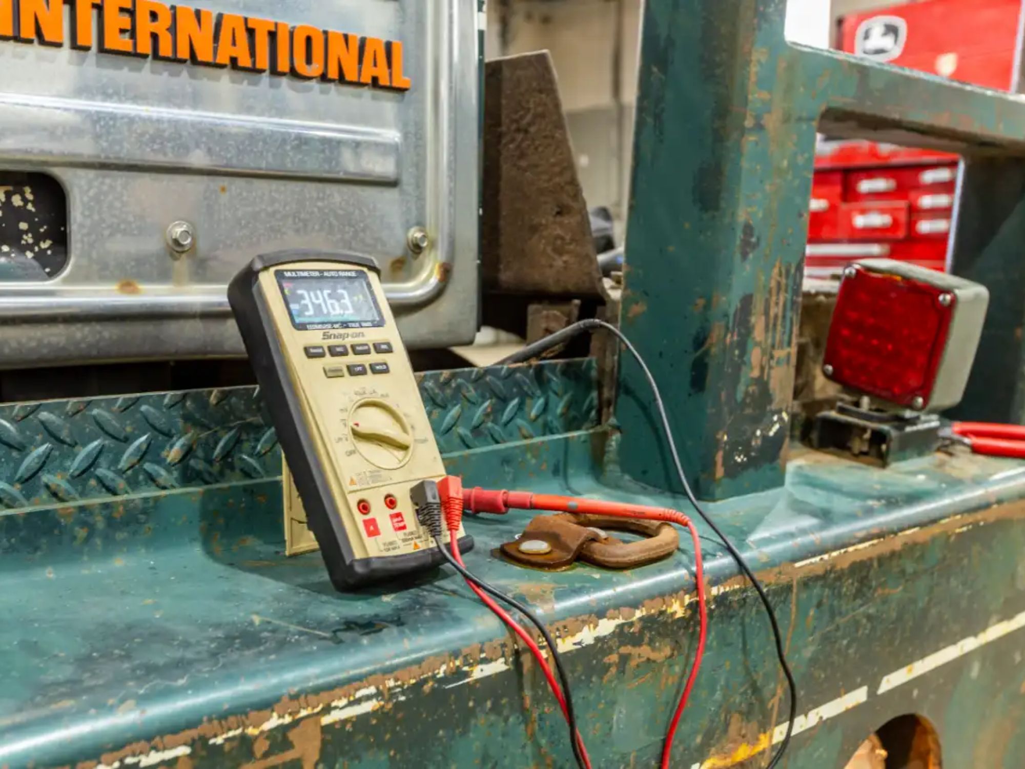 7 Common Problems Faced by Fleet Managers (And How To Fix Them)