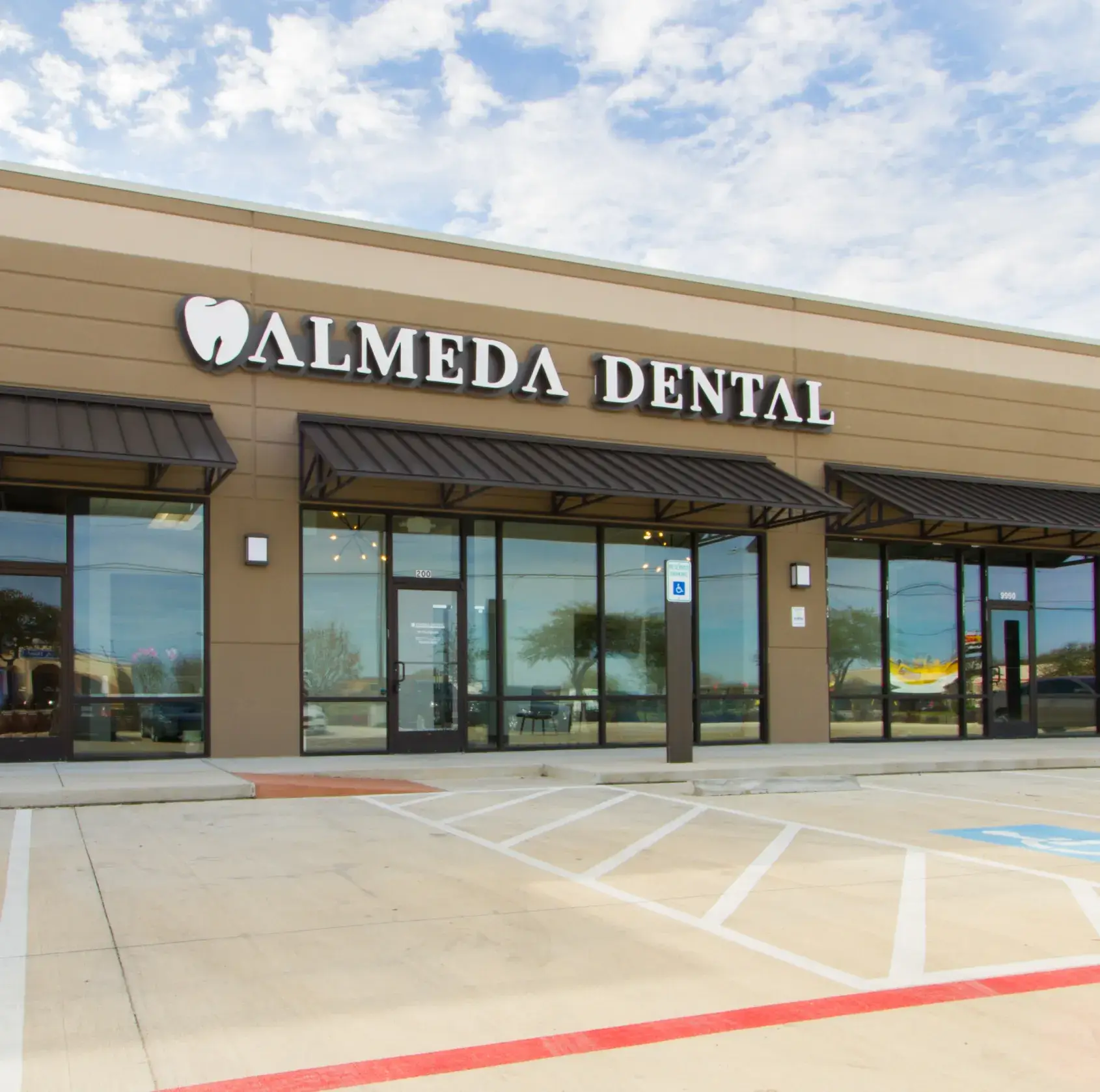 Discover Almeda Dental Family | About Us | Houston, TX