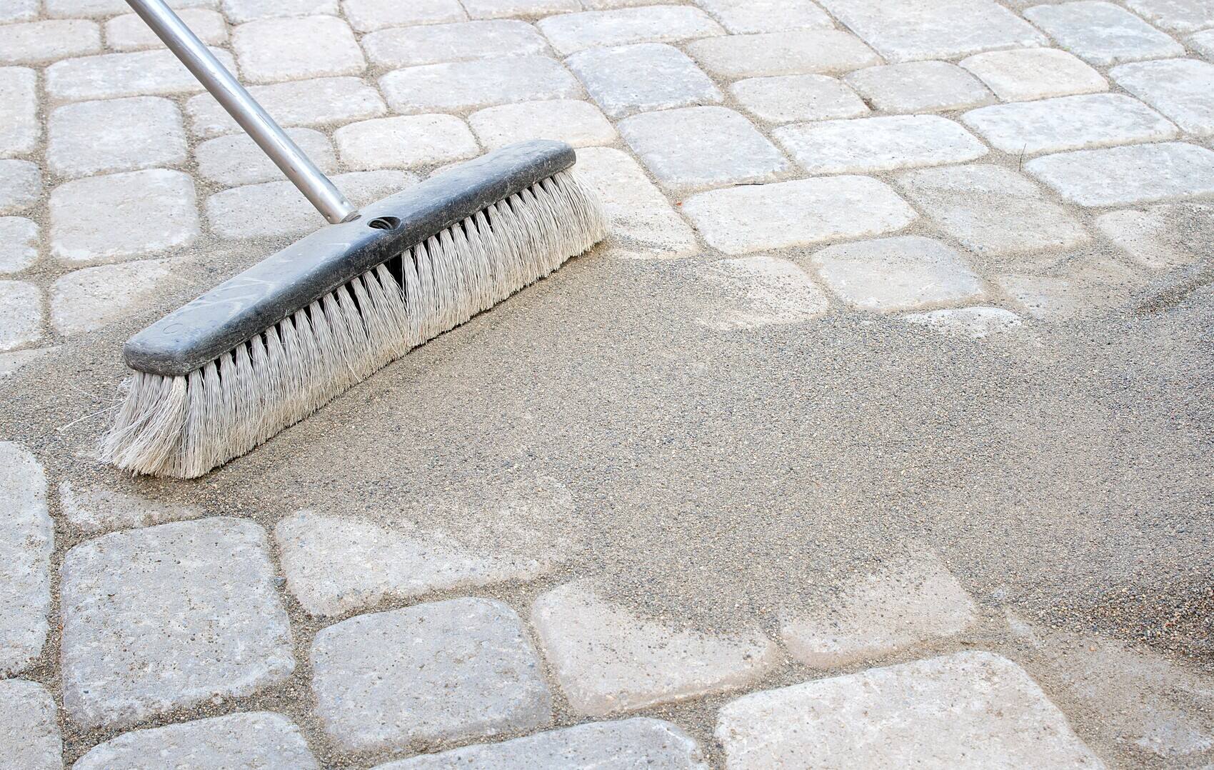 Tout savoir sur le Sable Polymère pour Pavé-Uni