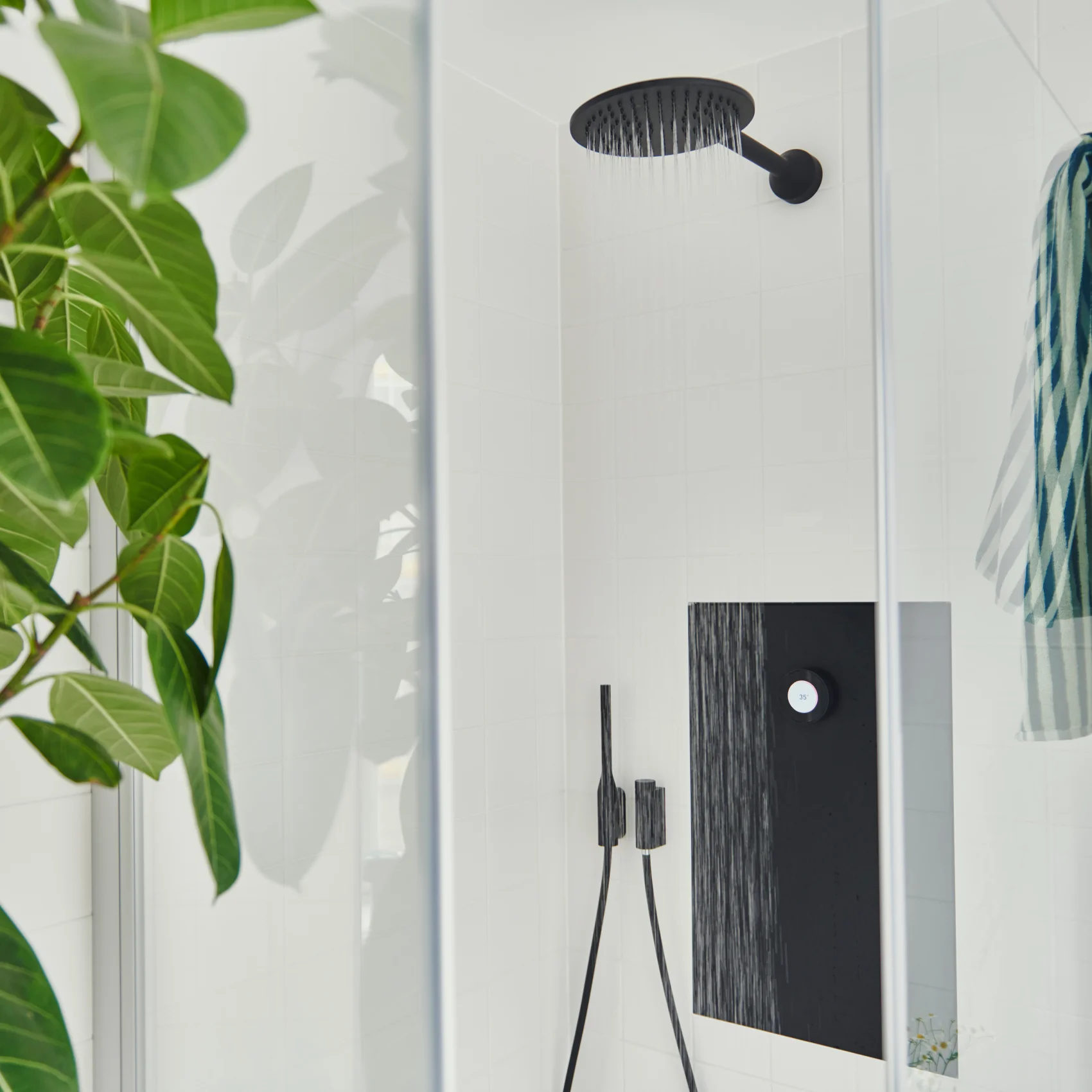 Orbital Projects har byggt 3 badrum i Orbital House