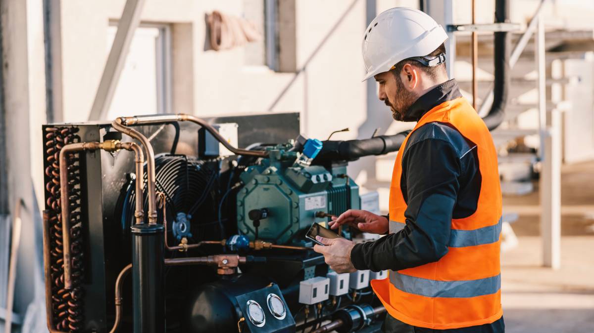 Maximizing Manufacturing with OEE: A Complete Guide