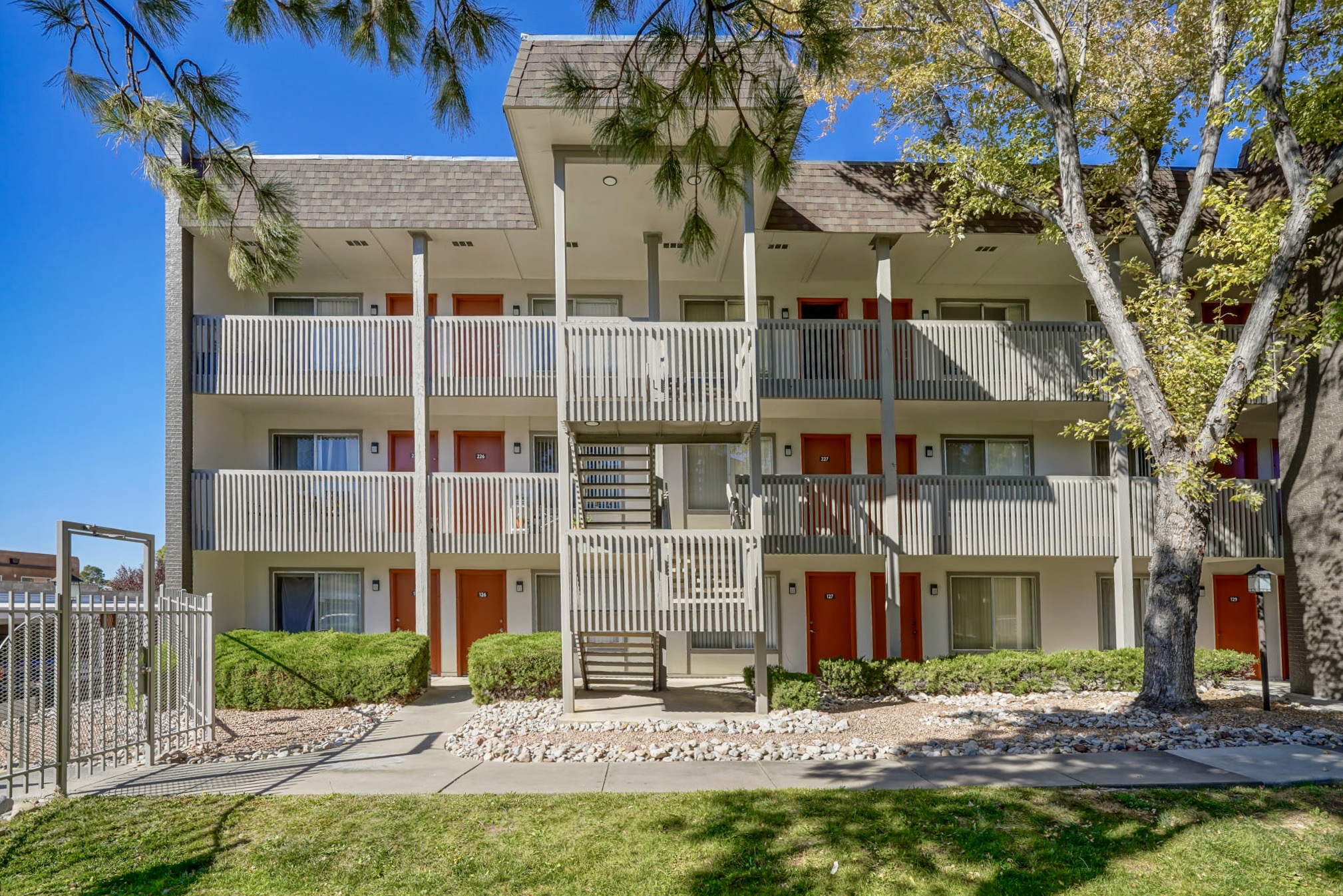 Apartments Near Old Town Albuquerque | Sungate | Amenities