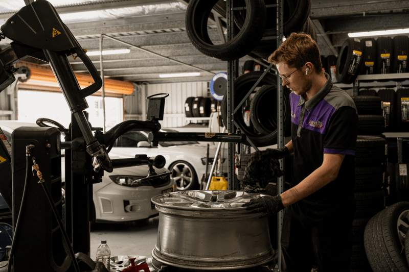 Land Rover Service - Land Rover Mechanic - Bosch Service Centre