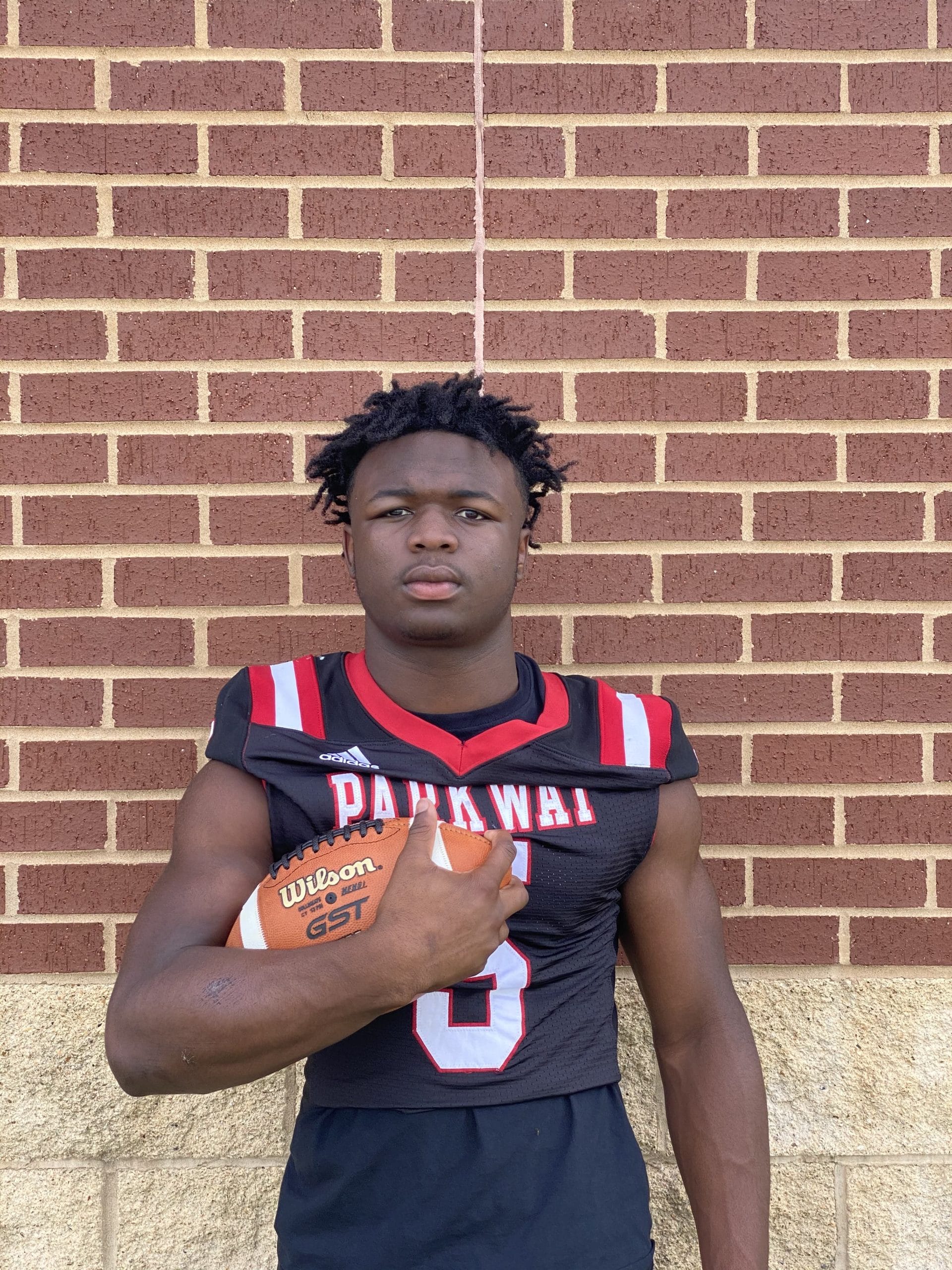 Class of 2022 Recruit Spotlight: Parkway High School OT Devon Hall & RB ...